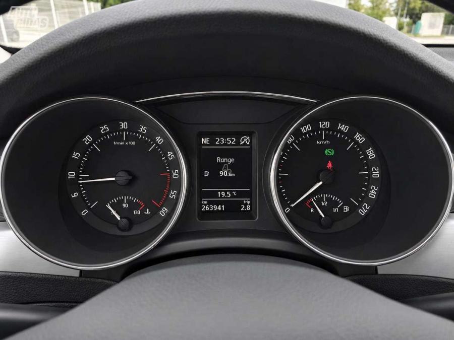 Balts Skoda SuperB 2015 Pakruojis, ar dzinēja tilpumu 2.00 L un nobraukumu 264 tūkst. km par 6800 €, foto 18 vietnē AUTOMOTO.COM.LV
