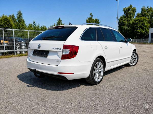 Skoda SuperB 2015 Pakruojis vietnē Balts Skoda SuperB 2015 Pakruojis, ar dzinēja tilpumu 1.97 L un nobraukumu 264 tūkst. km par 6800 €, foto 4 vietnē AUTOMOTO.COM.LV