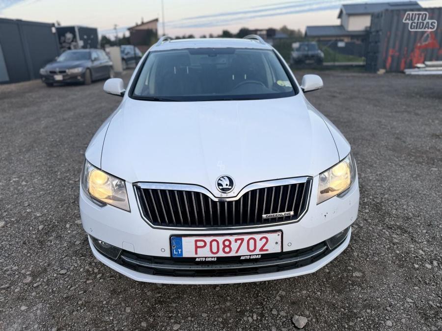 White Skoda SuperB 2015 in Kaunas, with an engine capacity of 1.60 L and mileage of 215 thousand km for 5450 €, photo 4 on AUTOMOTO.COM.LV