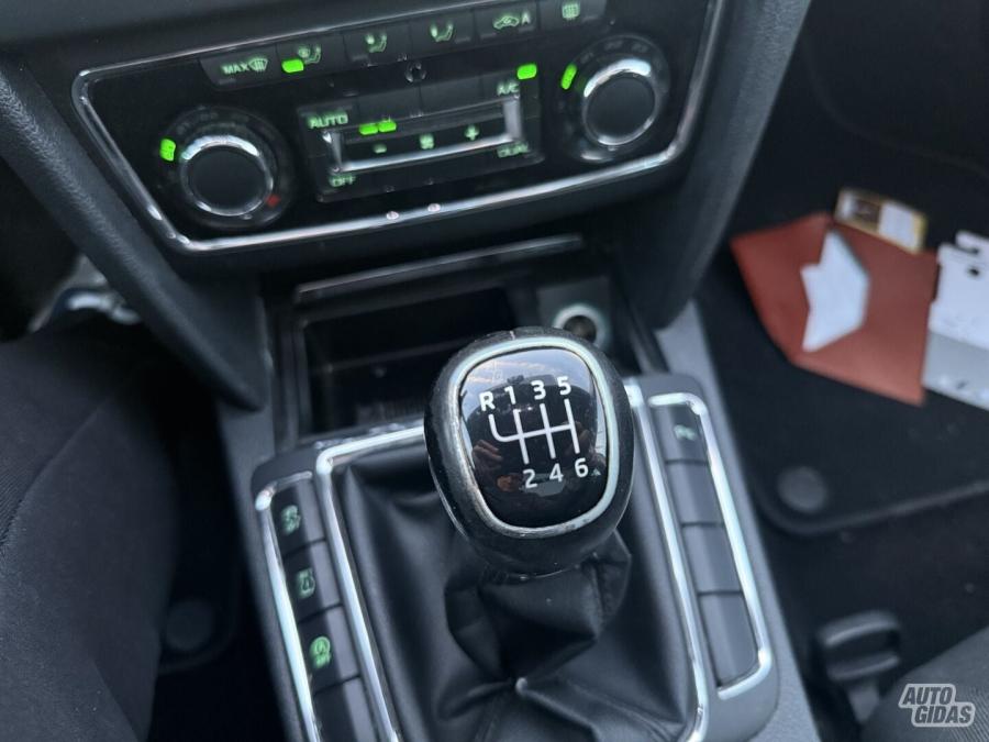White Skoda SuperB 2015 in Kaunas, with an engine capacity of 1.60 L and mileage of 215 thousand km for 5450 €, photo 15 on AUTOMOTO.COM.LV