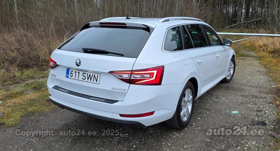 Balts Skoda SuperB 2016 Tallina, ar dzinēja tilpumu 2.00 L un nobraukumu 247 tūkst. km par 13400 €, foto 5 vietnē AUTOMOTO.COM.LV