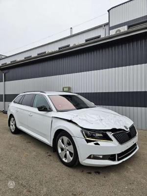 Balts Skoda SuperB 2016 Mažeikiai, ar dzinēja tilpumu 1.97 L un nobraukumu 290 tūkst. km par 6300 €, foto  vietnē AUTOMOTO.COM.LV