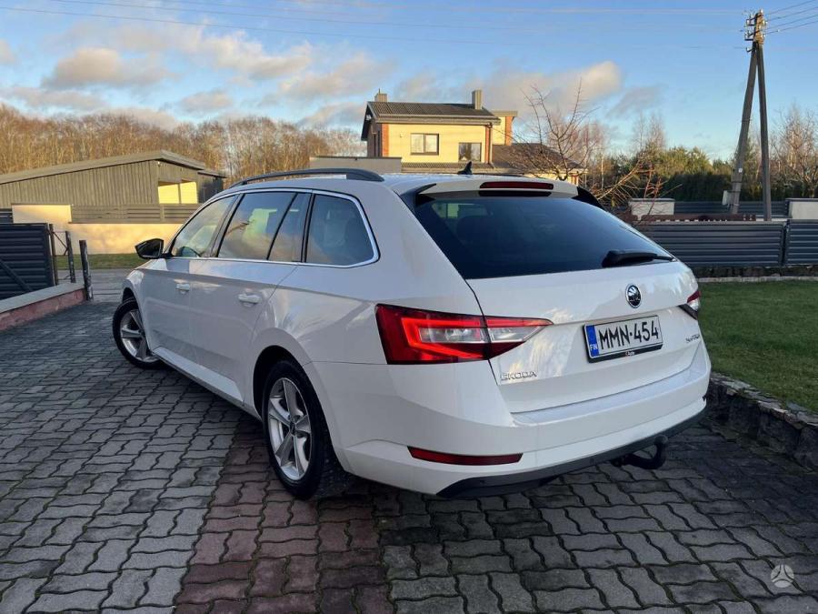 White Skoda SuperB 2016 in Kelme, with an engine capacity of 1.60 L and mileage of 427 thousand km for 7350 €, photo 3 on AUTOMOTO.COM.LV
