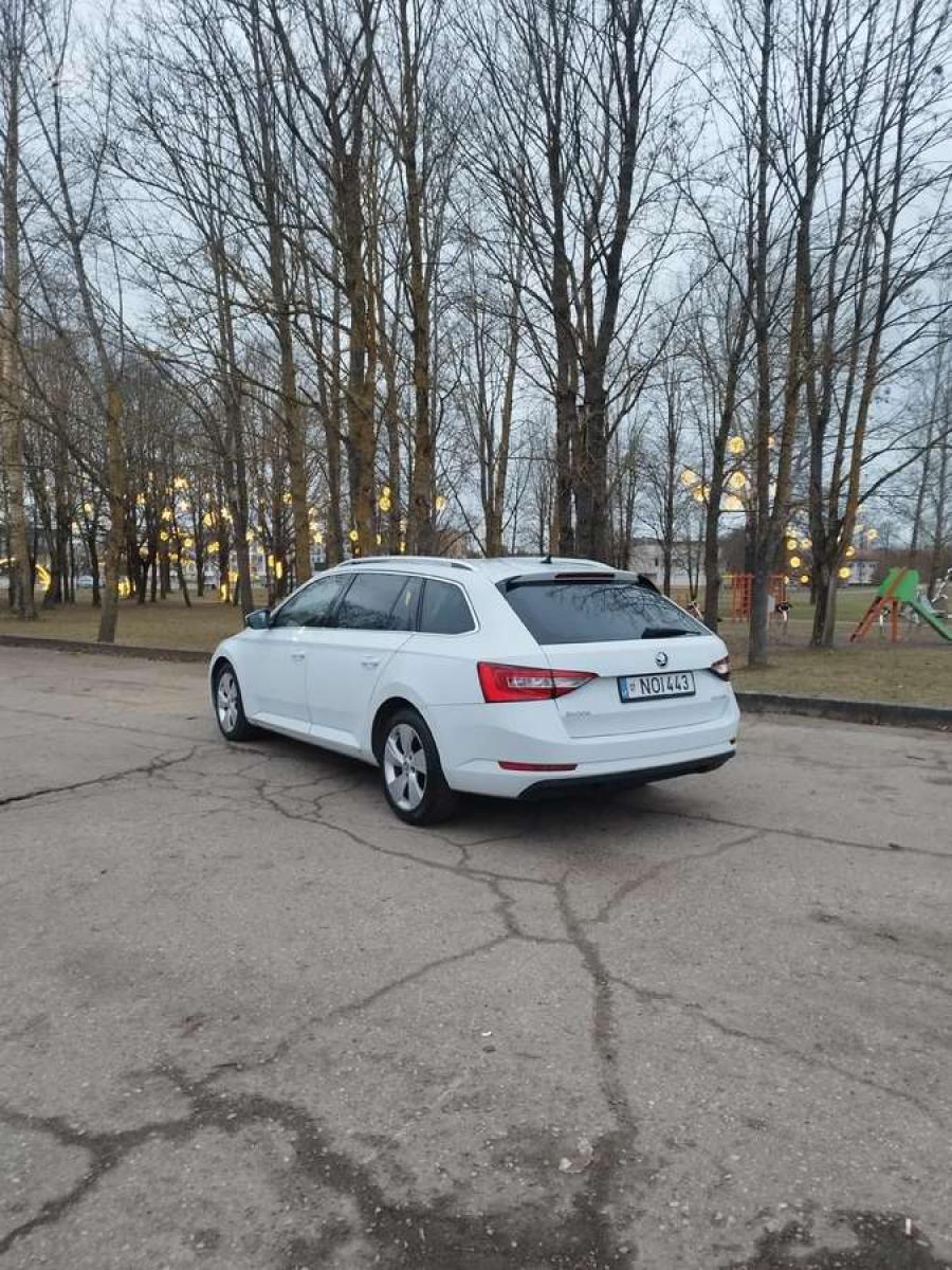 White Skoda SuperB 2016 in Akmene, with an engine capacity of 1.97 L and mileage of 276 thousand km for 8300 €, photo 6 on AUTOMOTO.COM.LV