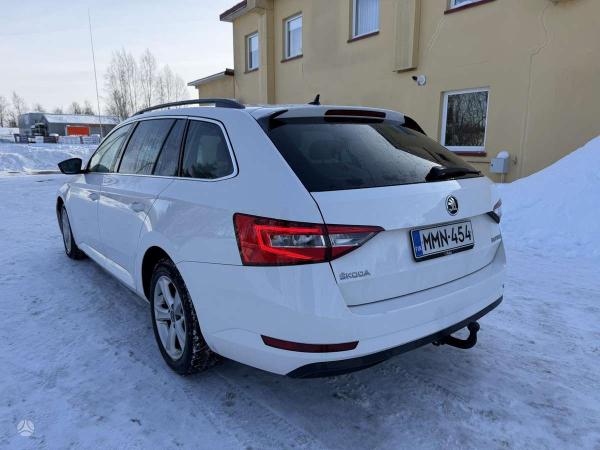 White Skoda SuperB 2016 in Kaunas, with an engine capacity of 1.60 L and mileage of 429 thousand km for 7150 €, photo 5 on AUTOMOTO.COM.LV