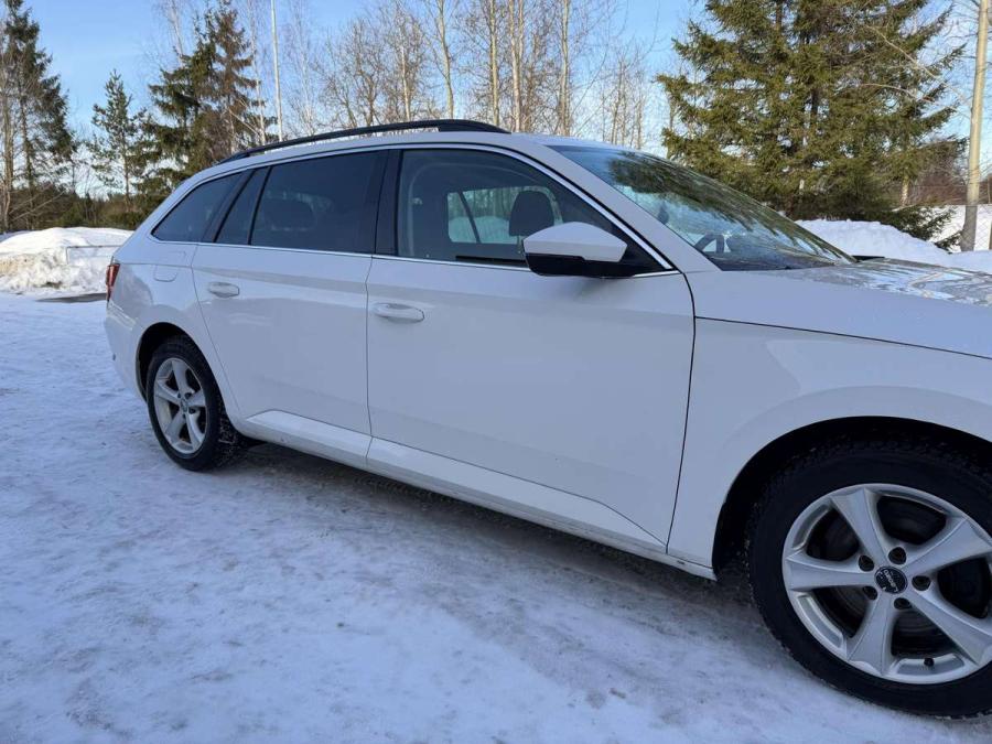 Balts Skoda SuperB 2016 Kauņa, ar dzinēja tilpumu 1.60 L un nobraukumu 429 tūkst. km par 7150 €, foto 9 vietnē AUTOMOTO.COM.LV