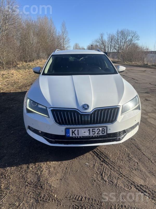 Balts Skoda SuperB 2016 Rīga, ar dzinēja tilpumu 2.00 L un nobraukumu 417 tūkst. km par 5900 €, foto 3 vietnē AUTOMOTO.COM.LV