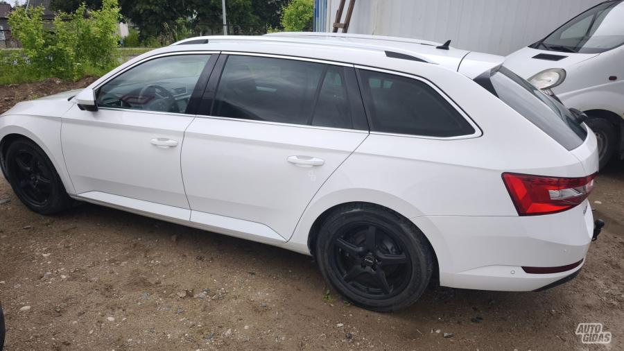 White Skoda SuperB 2016 in Klaipeda, with an engine capacity of 2.00 L and mileage of 325 thousand km for 5500 €, photo 4 on AUTOMOTO.COM.LV