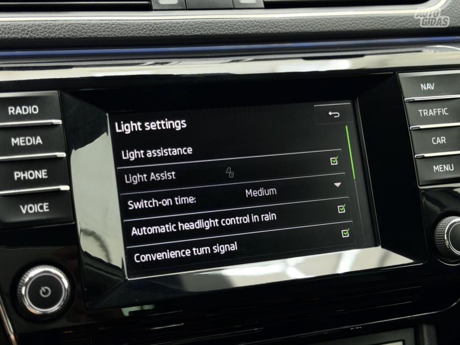 Balts Skoda SuperB 2016 Avižieniai, ar dzinēja tilpumu 2.00 L un nobraukumu 307 tūkst. km par 11990 €, foto 31 vietnē AUTOMOTO.COM.LV