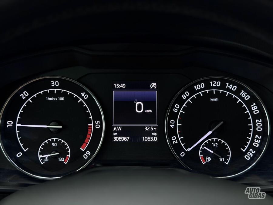 Balts Skoda SuperB 2016 Avižieniai, ar dzinēja tilpumu 2.00 L un nobraukumu 307 tūkst. km par 11990 €, foto 36 vietnē AUTOMOTO.COM.LV