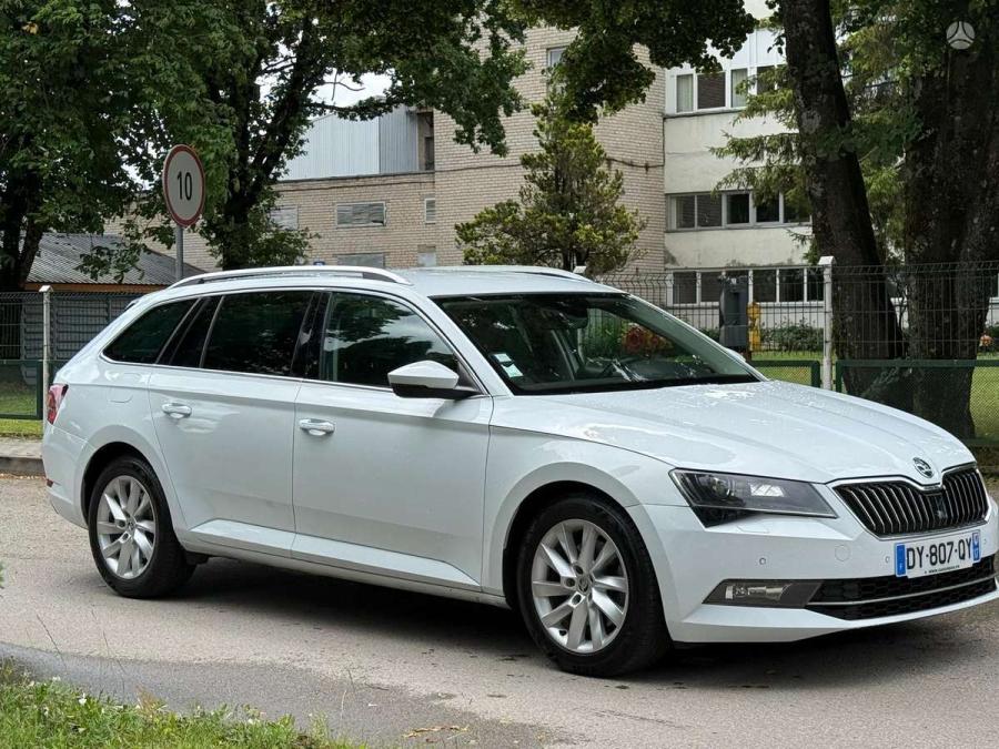 White Skoda SuperB 2016 in Taurage, with an engine capacity of 1.97 L and mileage of 300 thousand km for 8000 €, photo 4 on AUTOMOTO.COM.LV