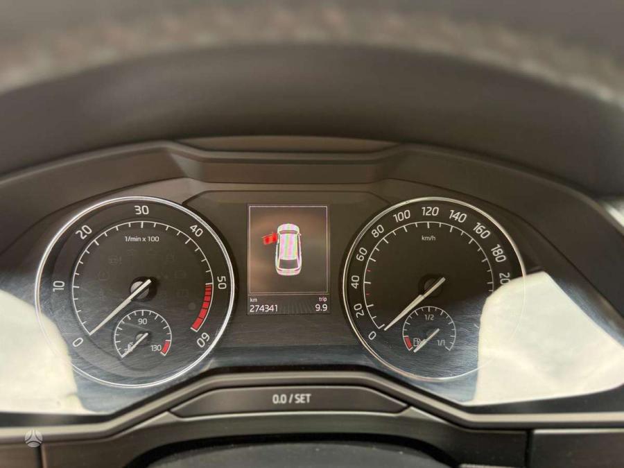 White Skoda SuperB 2016 in Taurage, with an engine capacity of 1.97 L and mileage of 300 thousand km for 8000 €, photo 17 on AUTOMOTO.COM.LV