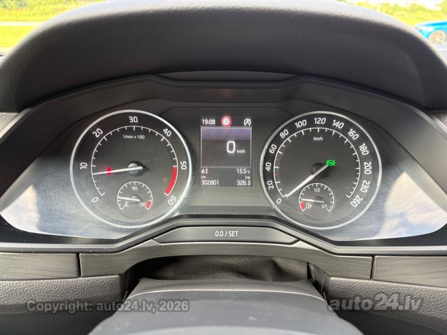 Balts Skoda SuperB 2016 Tartu, ar dzinēja tilpumu 2.00 L un nobraukumu 303 tūkst. km par 10900 €, foto 13 vietnē AUTOMOTO.COM.LV