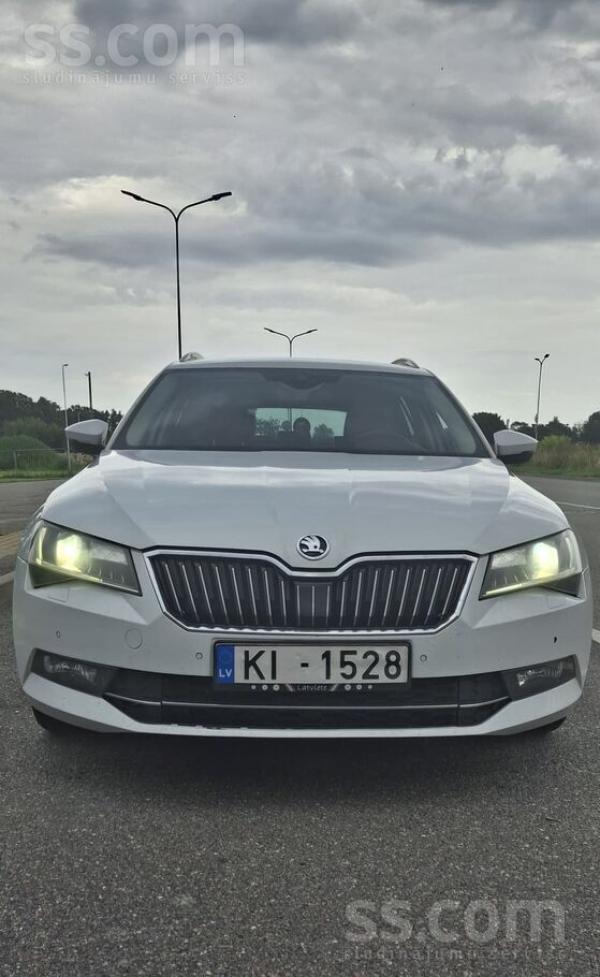 Balts Skoda SuperB 2016 Rīga, ar dzinēja tilpumu 2.00 L un nobraukumu 425 tūkst. km par 5450 €, foto 1 vietnē AUTOMOTO.COM.LV