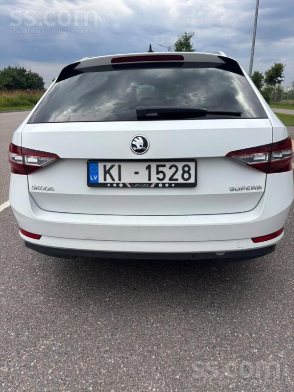Balts Skoda SuperB 2016 Rīga, ar dzinēja tilpumu 2.00 L un nobraukumu 425 tūkst. km par 5450 €, foto 4 vietnē AUTOMOTO.COM.LV