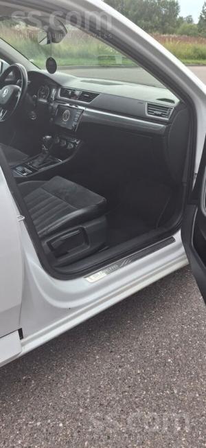 White Skoda SuperB 2016 in Riga, with an engine capacity of 2.00 L and mileage of 425 thousand km for 5450 €, photo 8 on AUTOMOTO.COM.LV