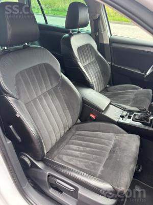 White Skoda SuperB 2016 in Riga, with an engine capacity of 2.00 L and mileage of 425 thousand km for 5450 €, photo 11 on AUTOMOTO.COM.LV