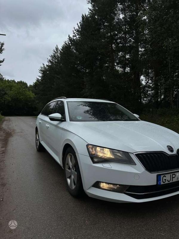 Balts Skoda SuperB 2016 Viļņa, ar dzinēja tilpumu 2.00 L un nobraukumu 213 tūkst. km par 8700 €, foto 2 vietnē AUTOMOTO.COM.LV