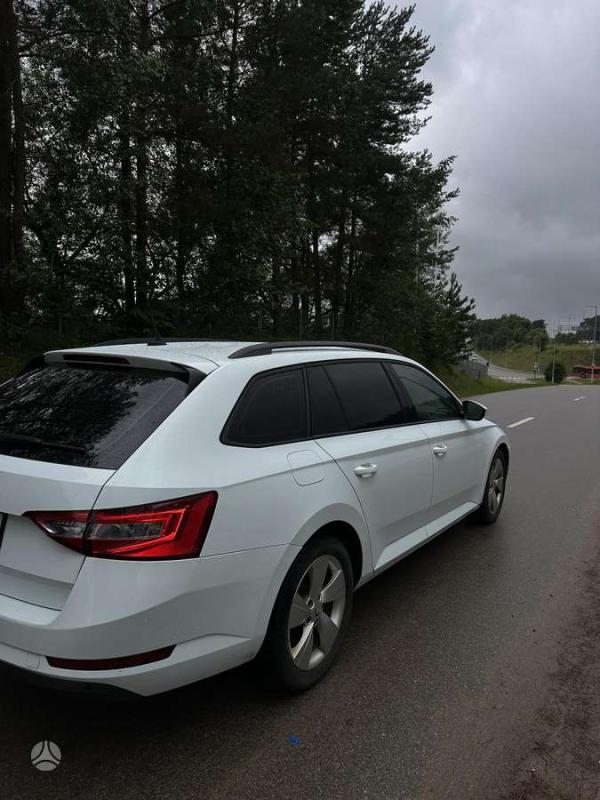 Balts Skoda SuperB 2016 Viļņa, ar dzinēja tilpumu 2.00 L un nobraukumu 213 tūkst. km par 8700 €, foto 3 vietnē AUTOMOTO.COM.LV