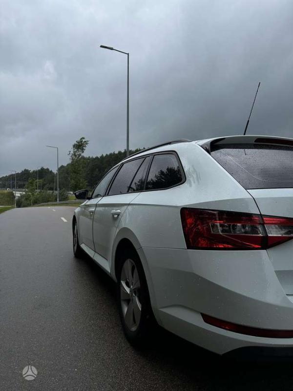 Balts Skoda SuperB 2016 Viļņa, ar dzinēja tilpumu 2.00 L un nobraukumu 213 tūkst. km par 8700 €, foto 4 vietnē AUTOMOTO.COM.LV