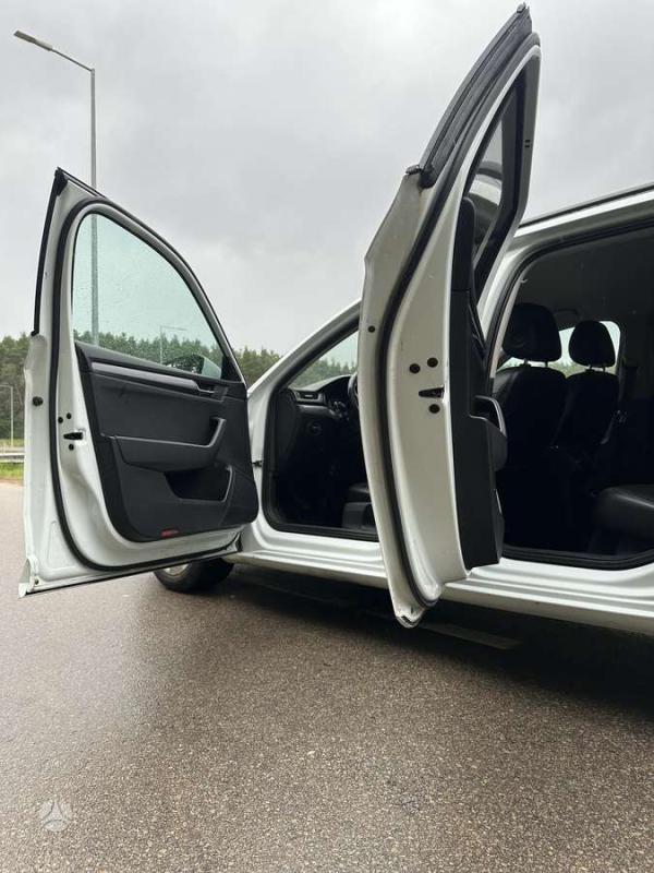 Balts Skoda SuperB 2016 Viļņa, ar dzinēja tilpumu 2.00 L un nobraukumu 213 tūkst. km par 8700 €, foto 10 vietnē AUTOMOTO.COM.LV