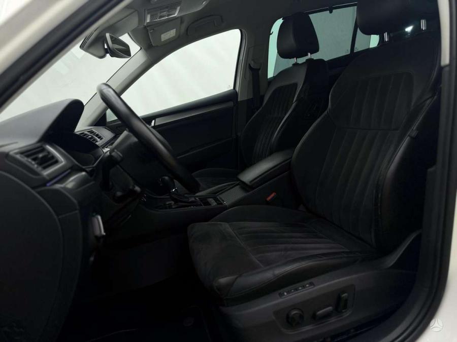 White Skoda SuperB 2016 in Vilnius, with an engine capacity of 1.97 L and mileage of 307 thousand km for 11390 €, photo 11 on AUTOMOTO.COM.LV