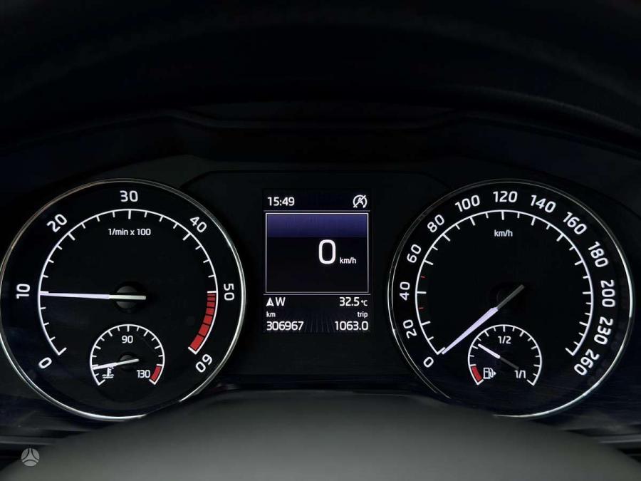White Skoda SuperB 2016 in Vilnius, with an engine capacity of 1.97 L and mileage of 307 thousand km for 11390 €, photo 36 on AUTOMOTO.COM.LV