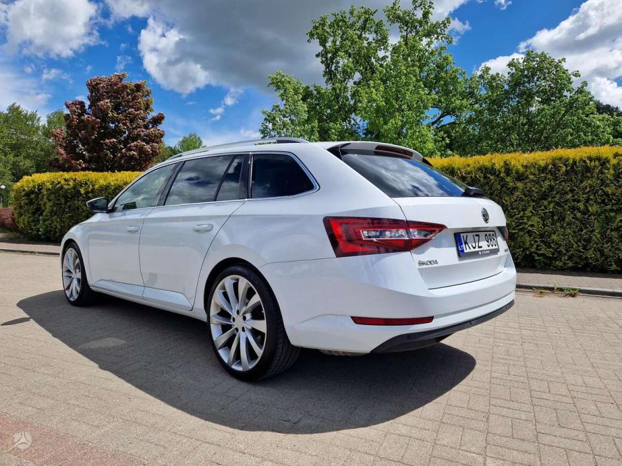 White Skoda SuperB 2016 in Vilnius, with an engine capacity of 1.97 L and mileage of 340 thousand km for 9500 €, photo 5 on AUTOMOTO.COM.LV