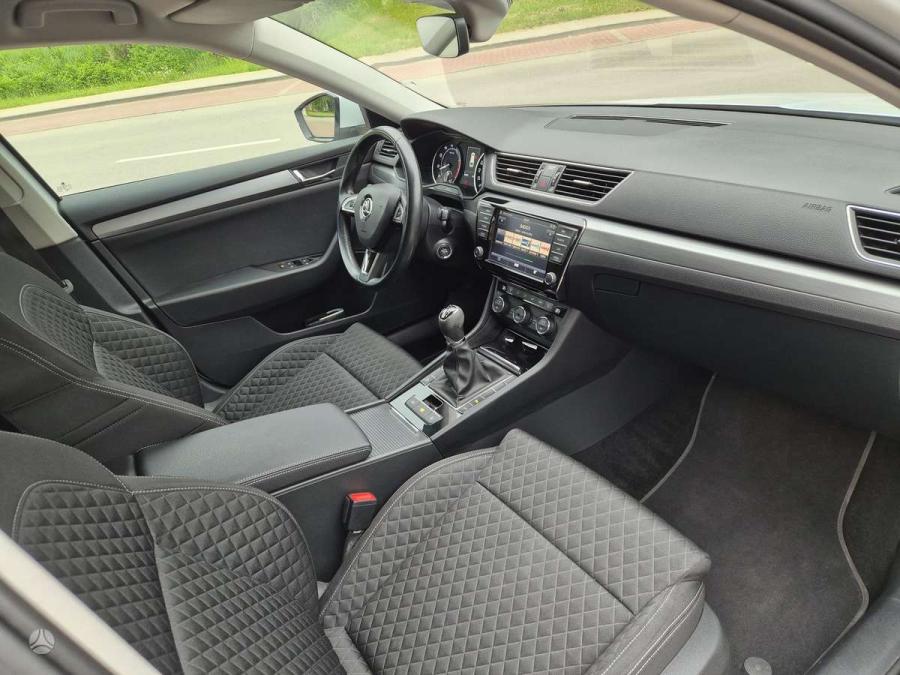 Balts Skoda SuperB 2016 Alīta, ar dzinēja tilpumu 1.80 L un nobraukumu 245 tūkst. km par 9850 €, foto 8 vietnē AUTOMOTO.COM.LV