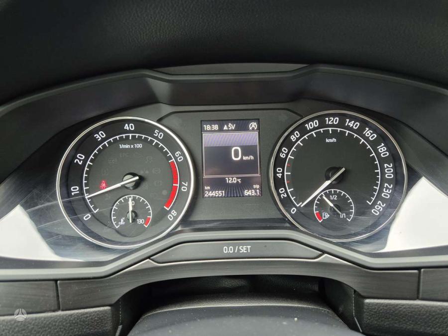 Balts Skoda SuperB 2016 Alīta, ar dzinēja tilpumu 1.80 L un nobraukumu 245 tūkst. km par 9850 €, foto 15 vietnē AUTOMOTO.COM.LV