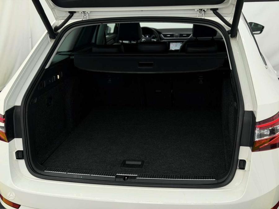 White Skoda SuperB 2016 in Vilnius, with an engine capacity of 1.97 L and mileage of 307 thousand km for 10999 €, photo 13 on AUTOMOTO.COM.LV