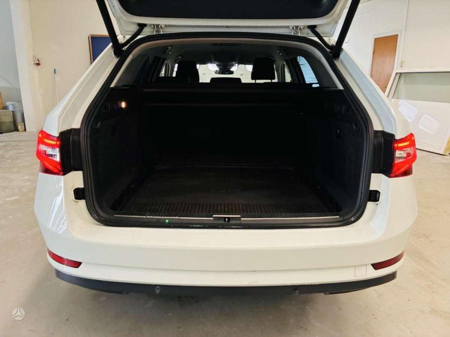 Balts Skoda SuperB 2016 Kauņa, ar dzinēja tilpumu 1.97 L un nobraukumu 269 tūkst. km par 10200 €, foto 9 vietnē AUTOMOTO.COM.LV