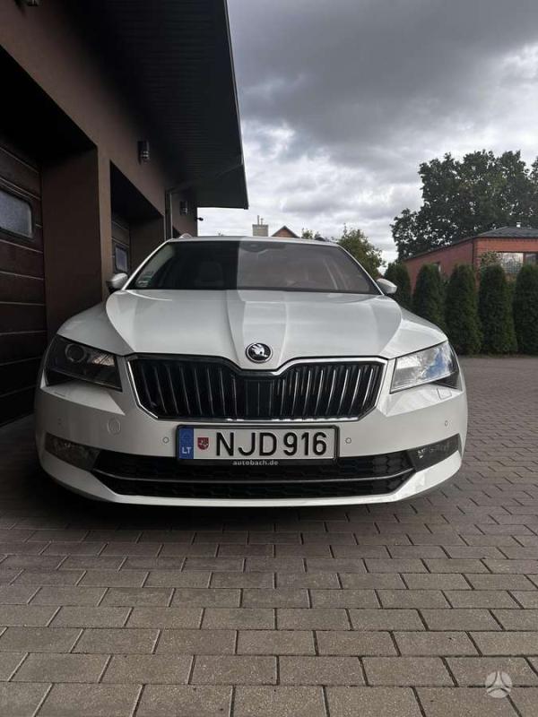 White Skoda SuperB 2016 in Siauliai, with an engine capacity of 1.97 L and mileage of 224 thousand km for 13000 €, photo 5 on AUTOMOTO.COM.LV