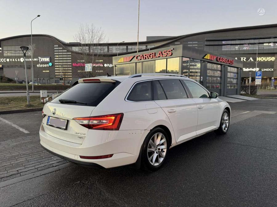 White Skoda SuperB 2017 in Vilnius, with an engine capacity of 1.97 L and mileage of 410 thousand km for 8000 €, photo 6 on AUTOMOTO.COM.LV