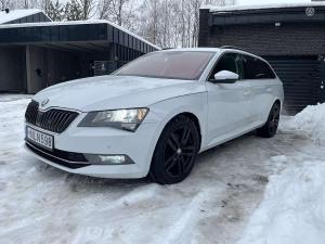 Balts Skoda SuperB 2017 Viļņa, ar dzinēja tilpumu 1.60 L un nobraukumu 291 tūkst. km par 9450 €, foto  vietnē AUTOMOTO.COM.LV
