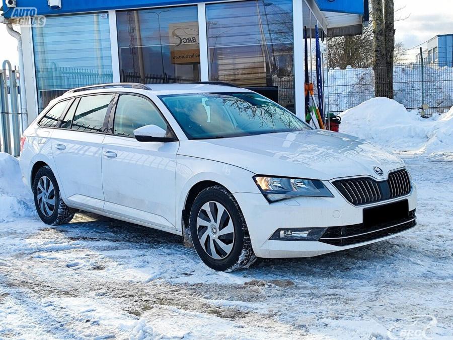 Balts Skoda SuperB 2017 Avižieniai, ar dzinēja tilpumu 1.60 L un nobraukumu 132 tūkst. km par 11500 €, foto 35 vietnē AUTOMOTO.COM.LV
