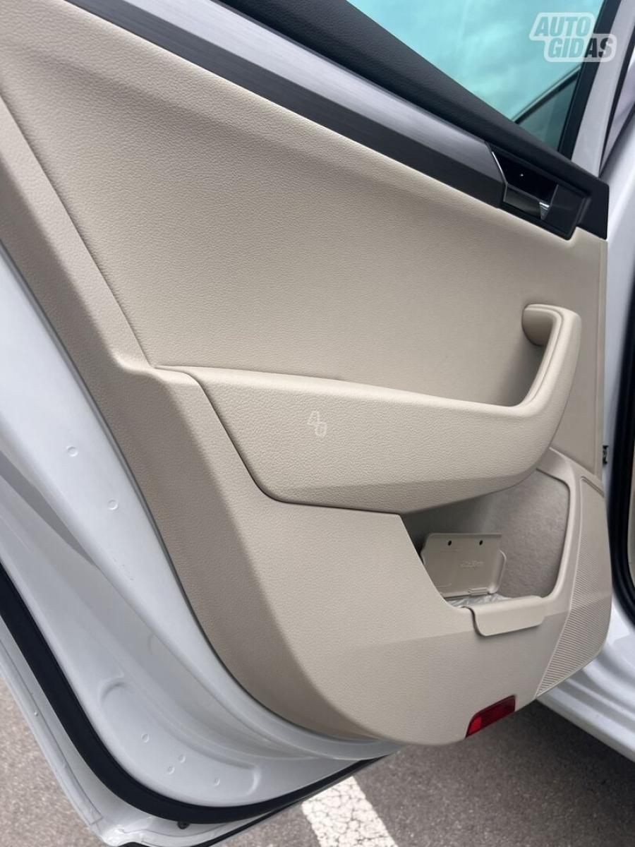 White Skoda SuperB 2017 in Kaunas, with an engine capacity of 1.60 L and mileage of 228 thousand km for 14800 €, photo 13 on AUTOMOTO.COM.LV
