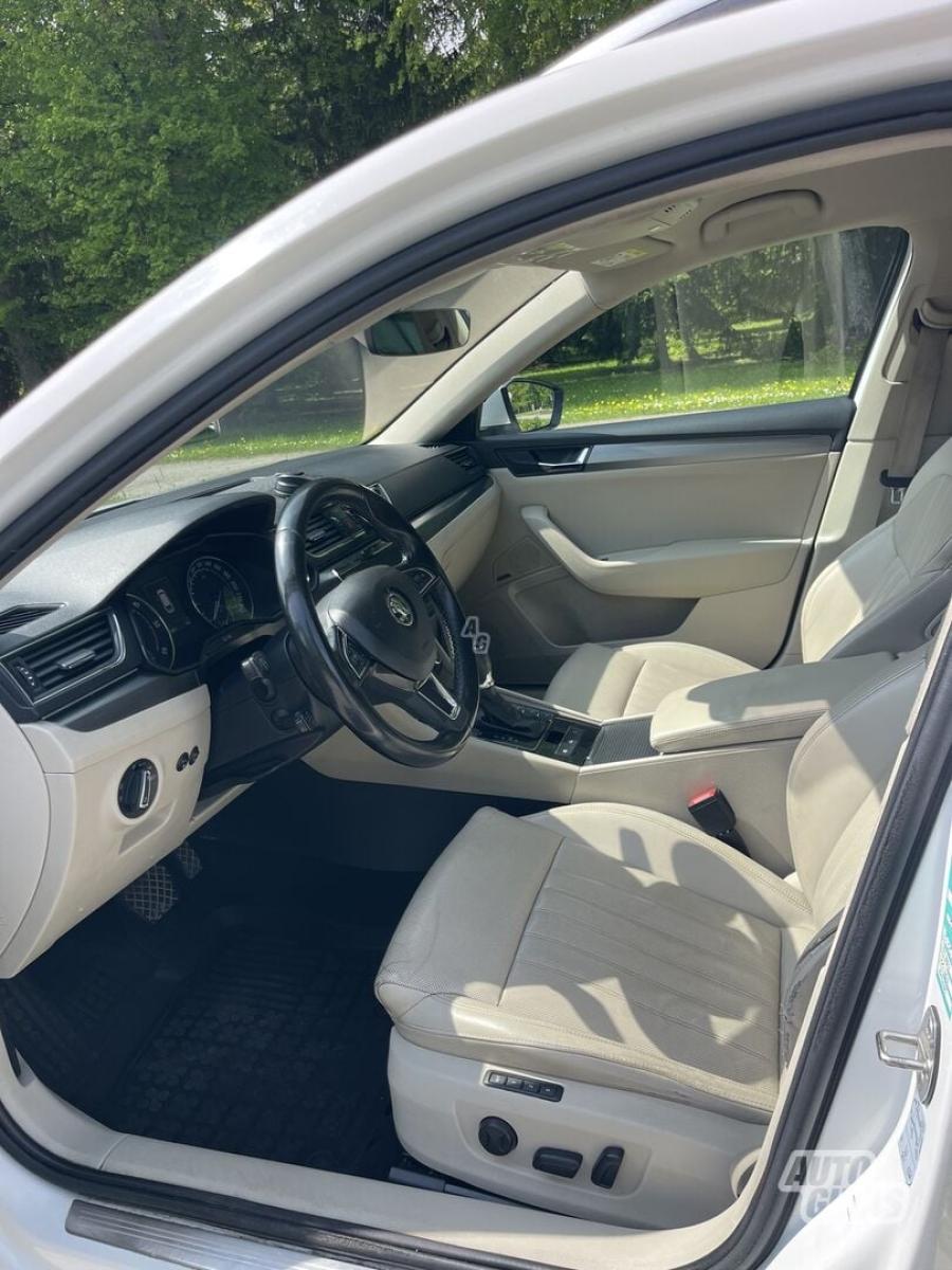 Balts Skoda SuperB 2017 Biržai, ar dzinēja tilpumu 1.60 L un nobraukumu 495 tūkst. km par 65000 €, foto 11 vietnē AUTOMOTO.COM.LV