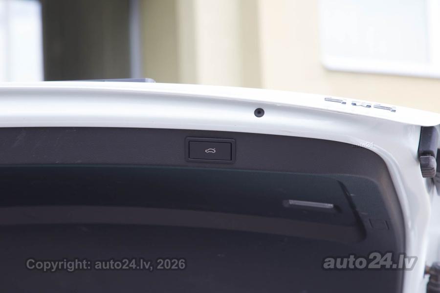 White Skoda SuperB 2017 in Tallinn, with an engine capacity of 2.00 L and mileage of 198 thousand km for 13990 €, photo 27 on AUTOMOTO.COM.LV