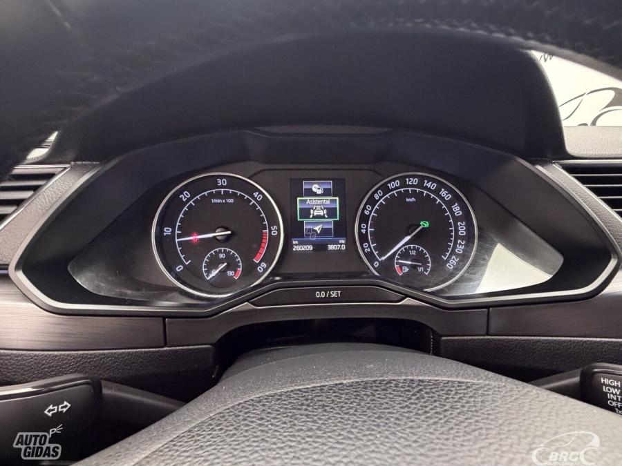 Balts Skoda SuperB 2017 Avižieniai, ar dzinēja tilpumu 1.60 L un nobraukumu 260 tūkst. km par 10900 €, foto 32 vietnē AUTOMOTO.COM.LV