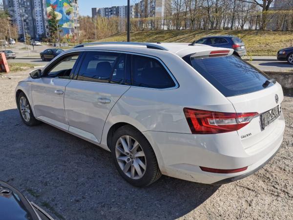 White Skoda SuperB 2017 in Vilnius, with an engine capacity of 2.00 L and mileage of 463 thousand km for 7700 €, photo 7 on AUTOMOTO.COM.LV