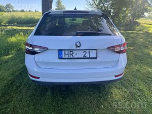 Balts Skoda SuperB 2017 Ogre, ar dzinēja tilpumu 2.00 L un nobraukumu 300 tūkst. km par 9250 €, foto 3 vietnē AUTOMOTO.COM.LV
