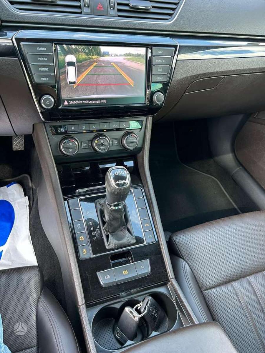 White Skoda SuperB 2017 in Taurage, with an engine capacity of 1.97 L and mileage of 264 thousand km for 12900 €, photo 14 on AUTOMOTO.COM.LV