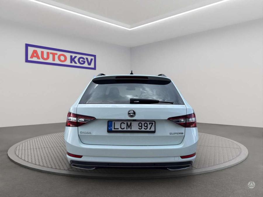 White Skoda SuperB 2017 in Kaunas, with an engine capacity of 2.00 L and mileage of 282 thousand km for 13999 €, photo 5 on AUTOMOTO.COM.LV