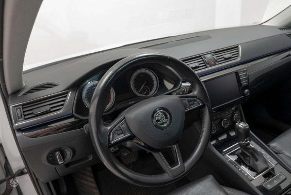 Balts Skoda SuperB 2017 Viļņa, ar dzinēja tilpumu 1.97 L un nobraukumu 168 tūkst. km par 14950 €, foto 7 vietnē AUTOMOTO.COM.LV
