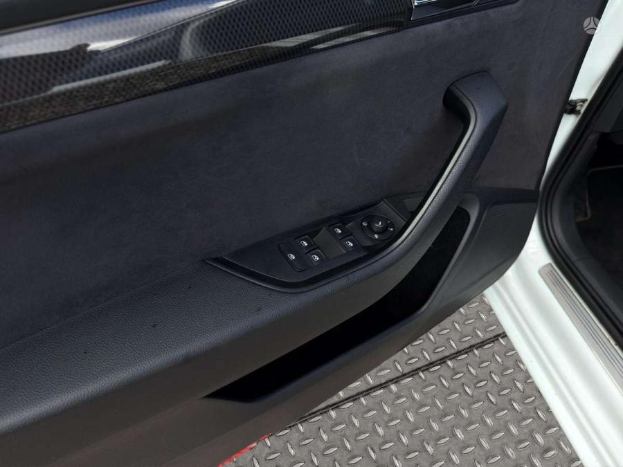 Balts Skoda SuperB 2017 Kauņa, ar dzinēja tilpumu 2.00 L un nobraukumu 282 tūkst. km par 13999 €, foto 14 vietnē AUTOMOTO.COM.LV