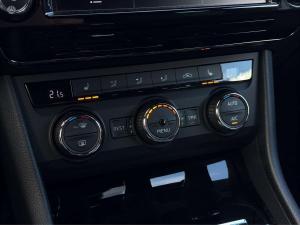 Balts Skoda SuperB 2017 Kauņa, ar dzinēja tilpumu 2.00 L un nobraukumu 282 tūkst. km par 13999 €, foto 17 vietnē AUTOMOTO.COM.LV