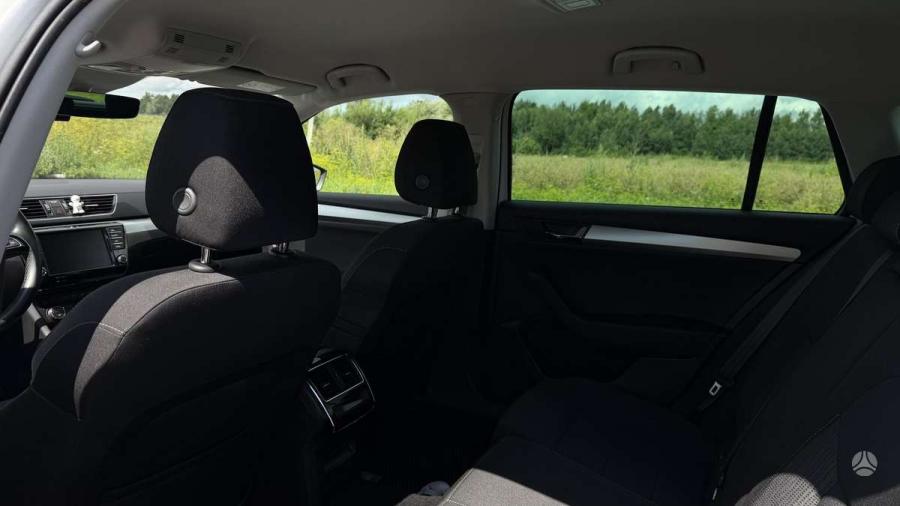 White Skoda SuperB 2017 in Panevezys, with an engine capacity of 1.97 L and mileage of 300 thousand km for 11200 €, photo 10 on AUTOMOTO.COM.LV