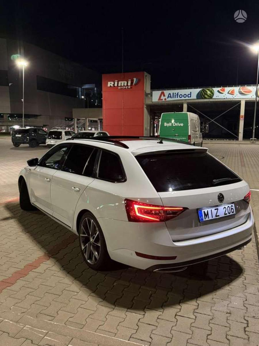 White Skoda SuperB 2017 in Vilnius, with an engine capacity of 1.97 L and mileage of 340 thousand km for 11700 €, photo 5 on AUTOMOTO.COM.LV