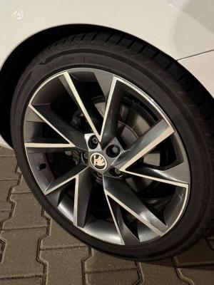 White Skoda SuperB 2017 in Vilnius, with an engine capacity of 1.97 L and mileage of 340 thousand km for 11700 €, photo 9 on AUTOMOTO.COM.LV